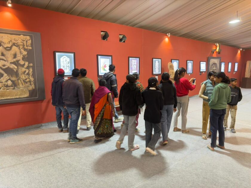 Cultural Tableau at Mahakumbh Captivates Devotees - The Lucknow Tribune