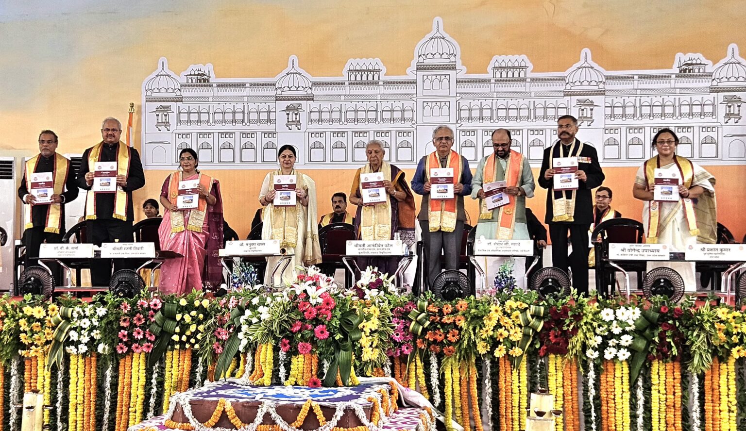 University of Lucknow celebrated its 2025 Convocation Ceremony with ...