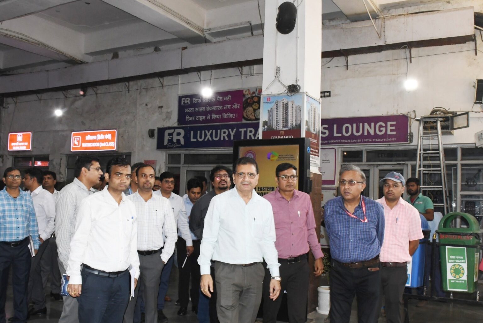 Senior Railway Officials Conduct Inspection of Lucknow Junction and ...